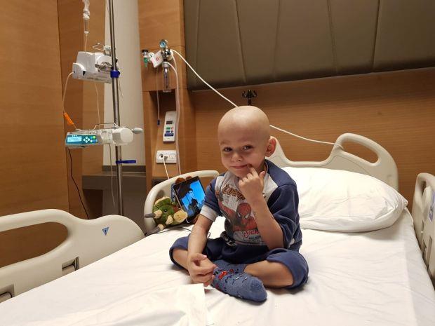 BOGDAN (4) JE MALI ŠAMPION: Boluje od retke vrste raka, a kada su svi ...