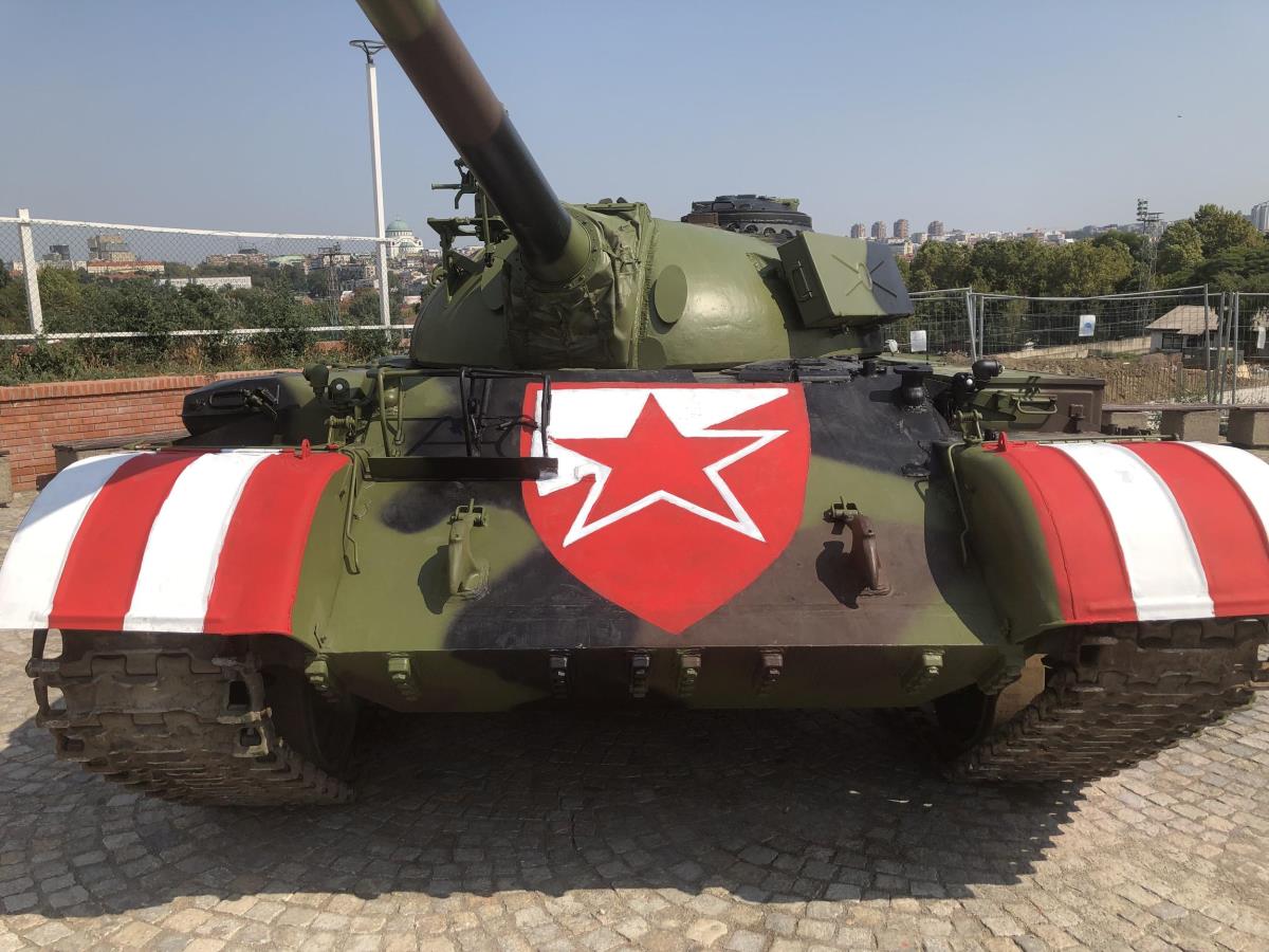 TO JE TENK IZ VUKOVARA, SAMO FALI HRVATSKA ZASTAVA Hrvatski domobran ...