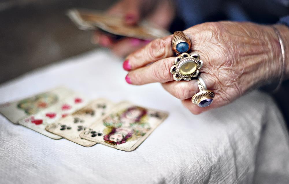 Student rešio da se obrati gatari | Kurir