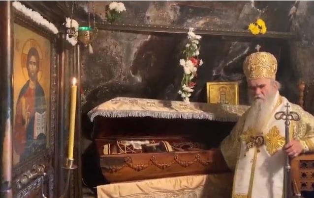 UZ ĆIVOT SVETOG VASILIJA OSTROŠKOG AMFILOHIJE SLUŽIO LITURGIJU: Vaskrs ...