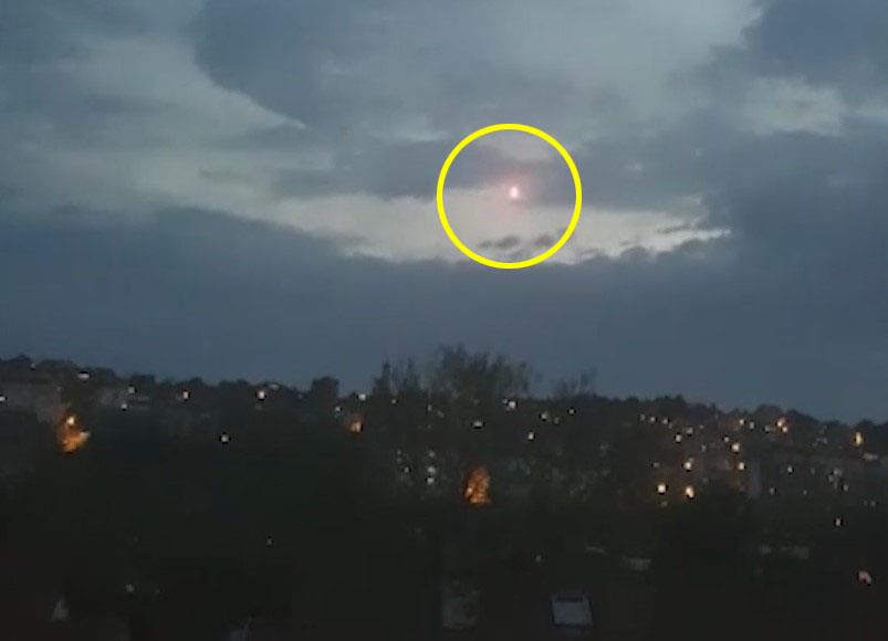Neobična pojava na nebu iznad Beograda, vidljiva užarena lopta, evo o čemu se radi, | Kurir