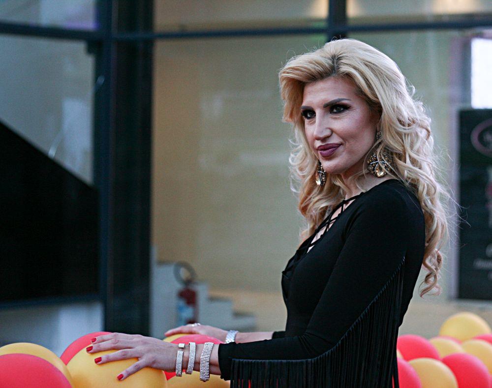 Jovana Tipšin o teškom detinjstvu | Kurir