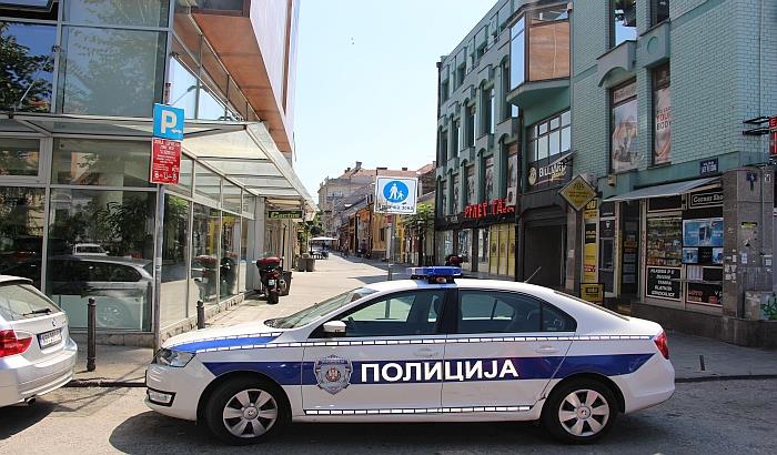 UŽAS U NOVOM SADU: Mladić (23) teško povređen u masovnoj tuči u Laze ...