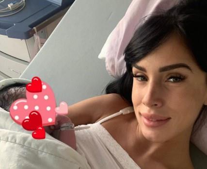 PRVO KUPANJE MALOG JOVANA: Aleksandra Subotić POKAZALA kako se bebica ...