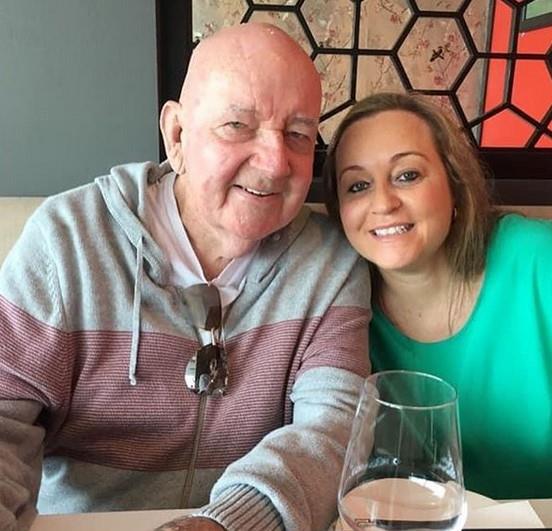 MILIONER IMA 75, A ČEKA BLIZANCE SA 39 GODINA MLAĐOM: Upoznao sam je NA ...