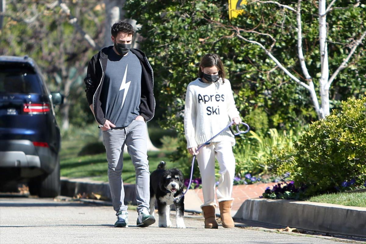 BEN AFLEK RASKINUO SA KOLEGINICOM ANOM: Uslikali glumca kako sve ...