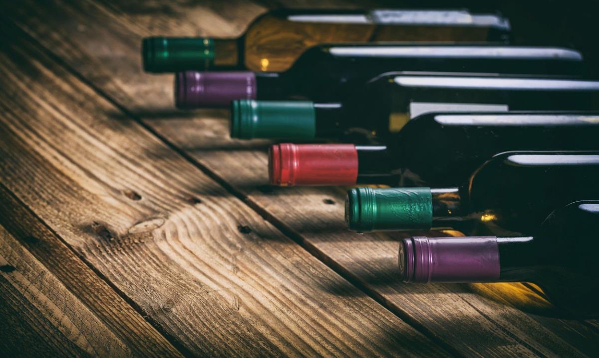 VINO IZ SVEMIRA: Uzorci loze i 12 flaša se vratili u Bordo nakon ...