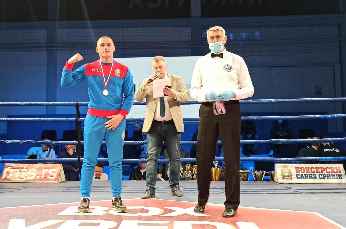 ALMIR MEMIĆ, ZLATNI SRPSKI BOKSER, ZA KURIR: Živim za Olimpijske igre ...