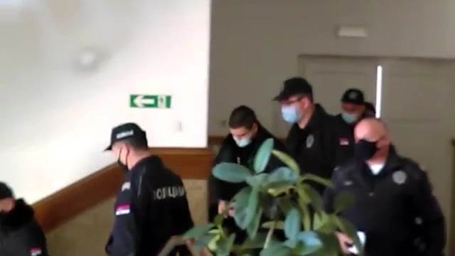 SUĐENJE ZA AUDI SMRTI: Pogledajte Beograđanina s lisicama na nogama ...