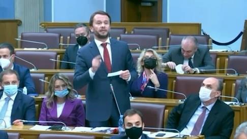 POSLE SMENJENOG RANKA, OGLASIO SE I RAŠKO: Zahvalan sam na podršci ...