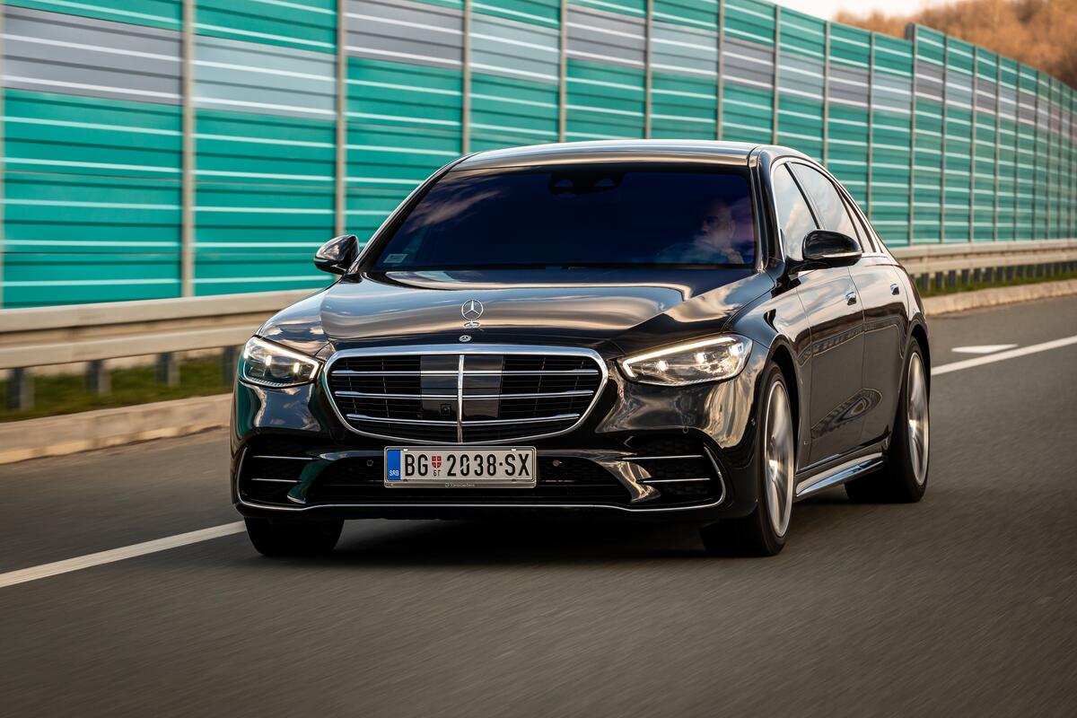 SLON! VOZILI SMO MERCEDES S KLASE! Hteo ne hteo, mora da bude najbolji ...