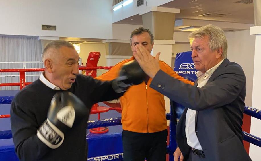 LEGENDA BOKSA MIRKO PUZOVIĆ ZA KURIR: Stravične sudijske greške, ista ...