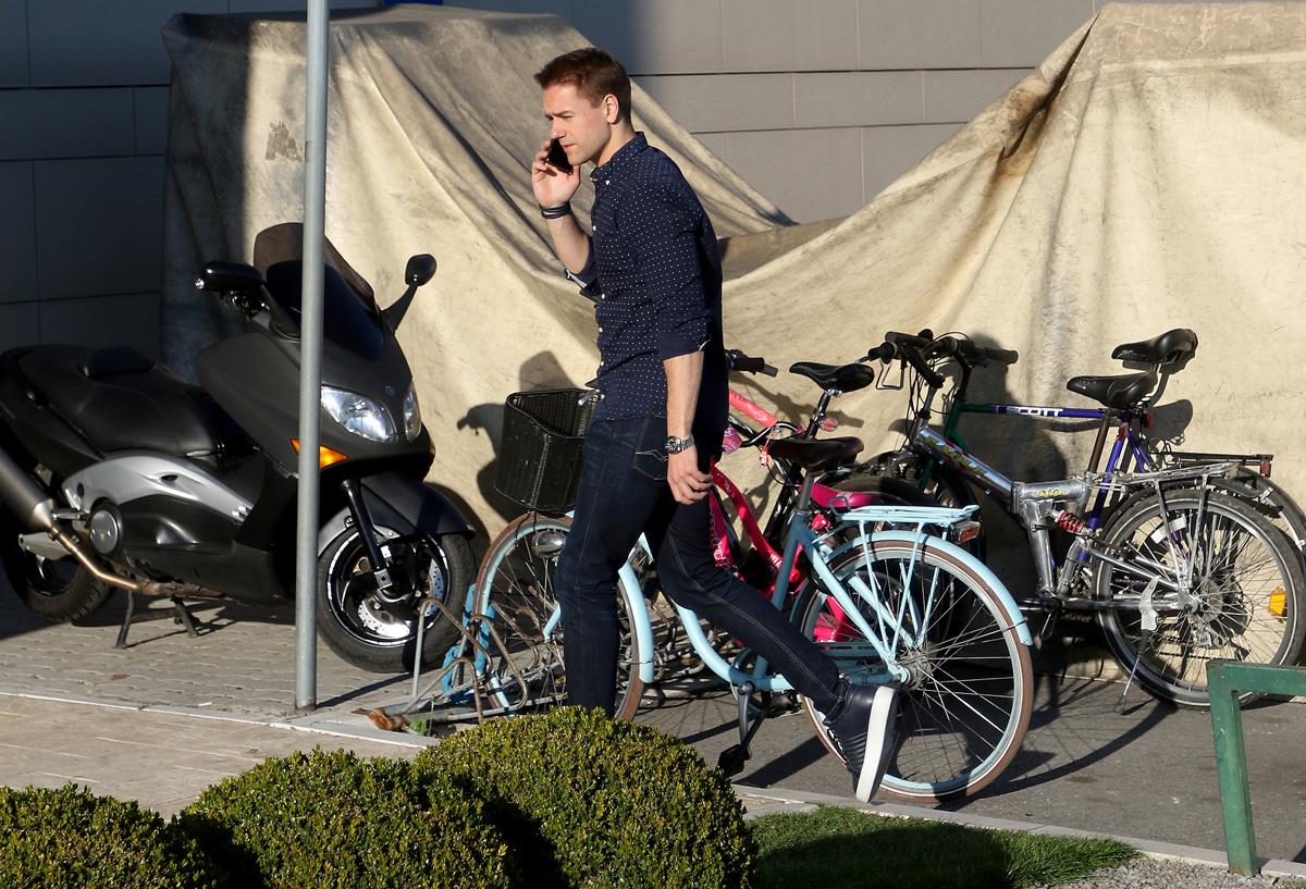 LUKA RACO POKAZAO NOVU DEVOJKU! Glumac smuvao BLOGERKU, zajedno su otputovali na Šri Lanku, evo ...