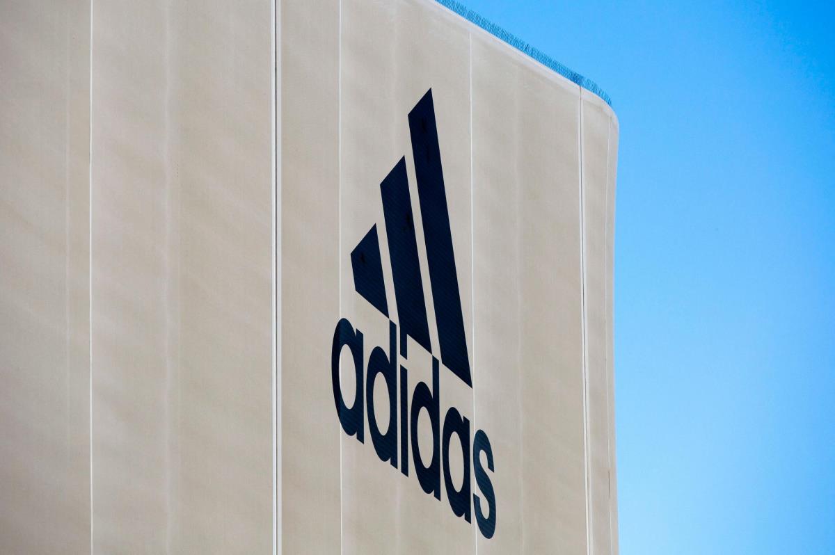 Rast prodaje sportske opreme Adidas | Biznis Kurir