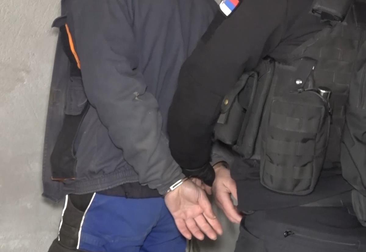 BACIO MOLOTOVLJEV KOKTEL NA TERASU: Uhapšen nasilnik (30) u Kruševcu | Kurir