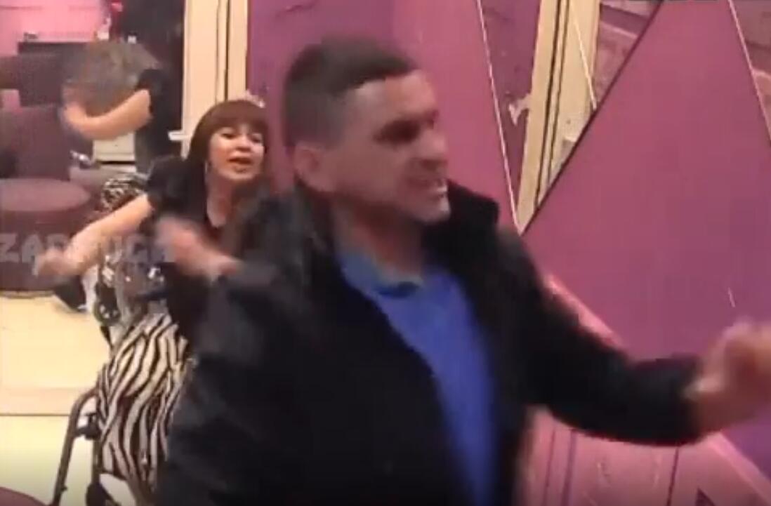 SKANDAL! MILJANIN DEČKO UDARA GLAVOM U ZID I PLJUJE KRV: Nenad izgubio kompas, Kulićka van sebe ...