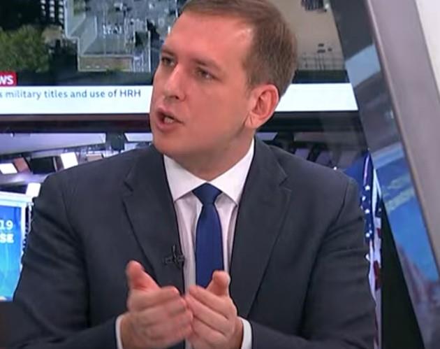 SKROMNI HEROJ DEJAN KESAR: Savladao naoružanog pljačkaša u tržnom ...