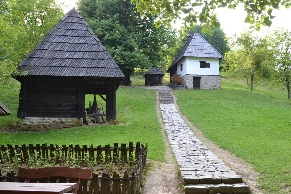 SELO PUNO ZNANJA: Jedno od najlepših mesta na svetu | Kurir