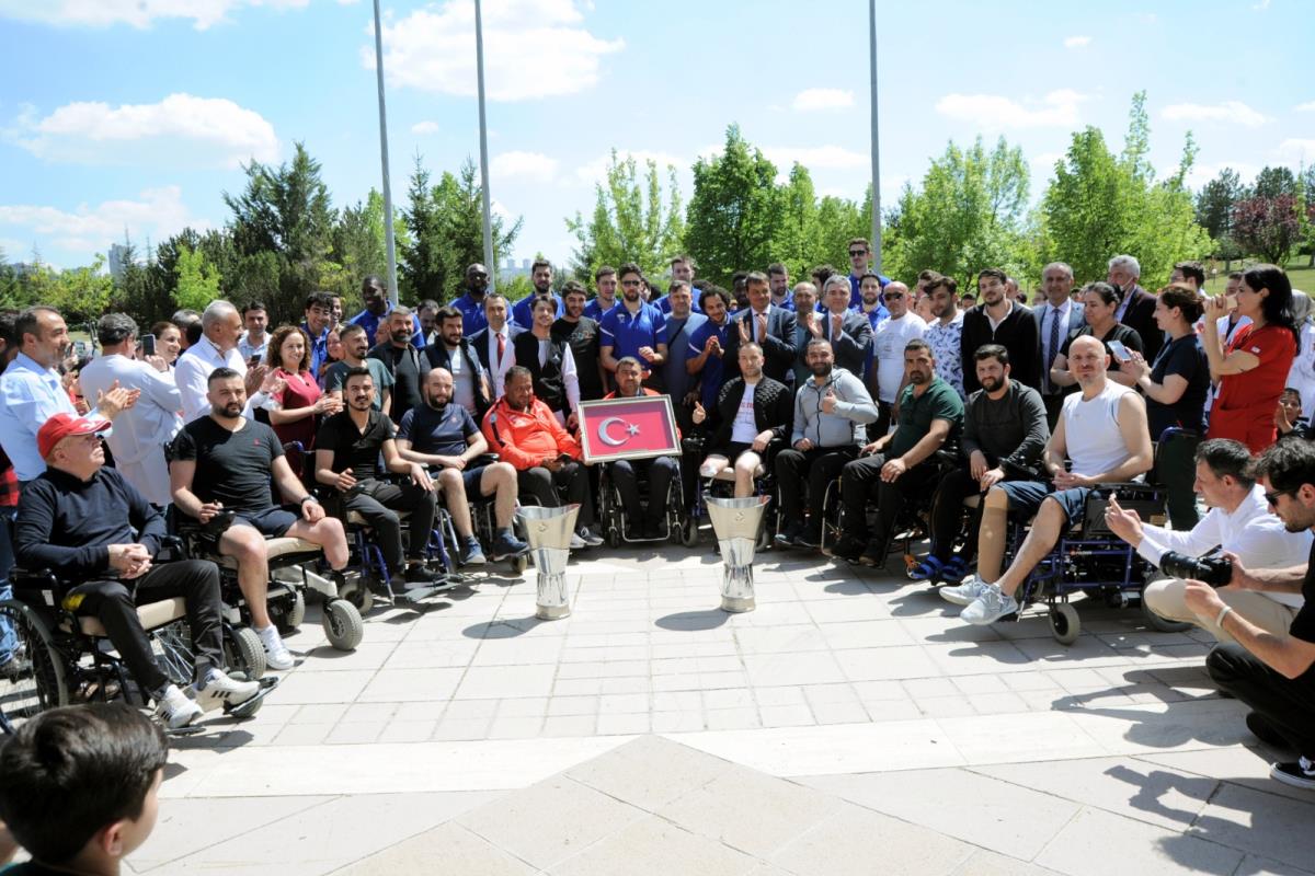 MICIĆ I PETRUŠEV KOD ERDOGANA: Predsednik Turske primio šampione ...