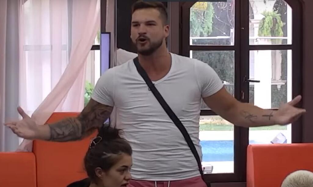 OTAC MI JE PSIHOPATA, JAČI JE OD HITLERA Osmakčići lažirali smrt a ...