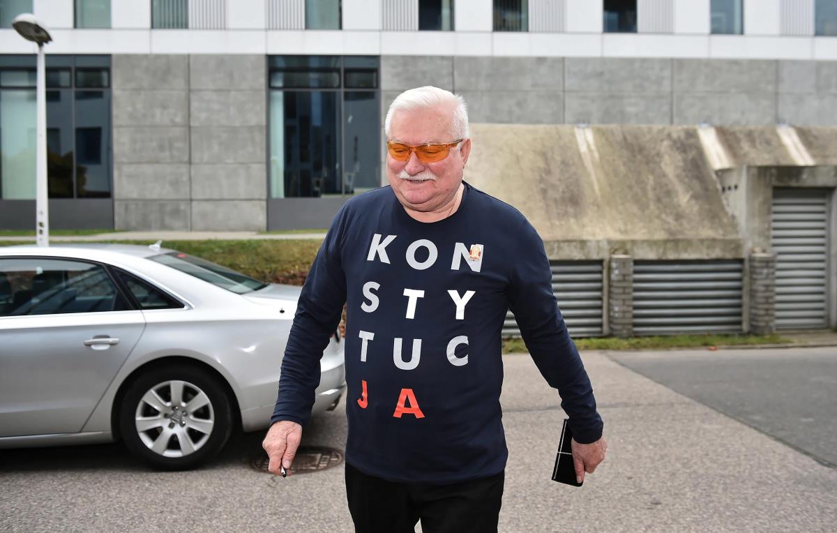 LEH VALENSA Promenimo politički sistem Rusije ili ih vratimo na manje ...