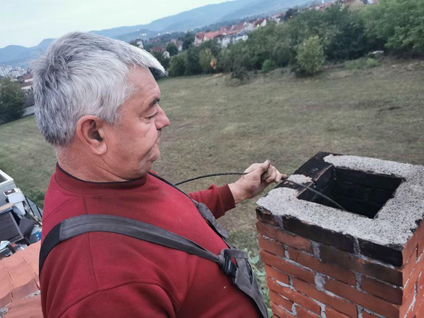 Odžačar Đuro Bajčev iz Čačka pred sezonu grejanja ima pune ruke posla ...
