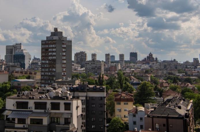 Šok scena u centru Beograda: Kamion propao kroz rupu u asfaltu | Kurir Šok scena u centru Beograda: Kamion propao kroz rupu u asfaltu | Kurir