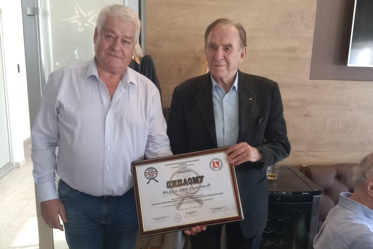 PRIZNANJE ISTAKNUTOM SPORTISTI: Miroslavu Lukoviću uručen džudo pojas 6 ...