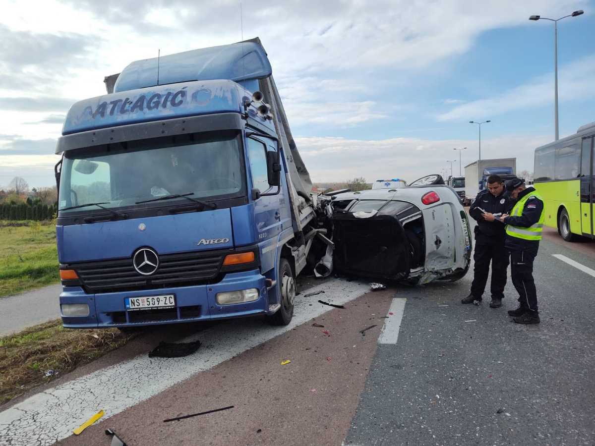 Uznemirujuce fotografije saobracajne nesrece na pancevackom putu | Kurir