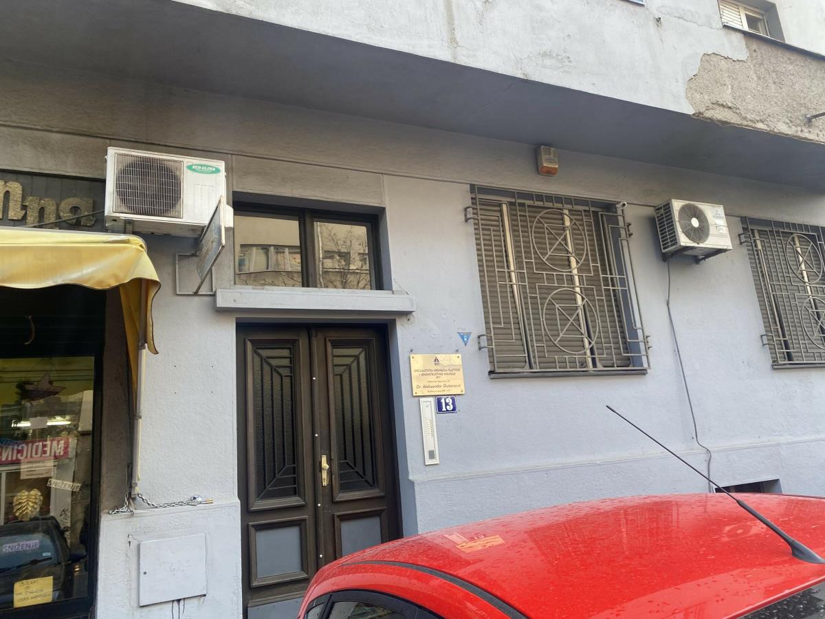 POZNAT UZROK SMRTI ŽENE POSLE OPERACIJE SMANJIVANJA GRUDI: Novi stravični detalji pokušaja da ...