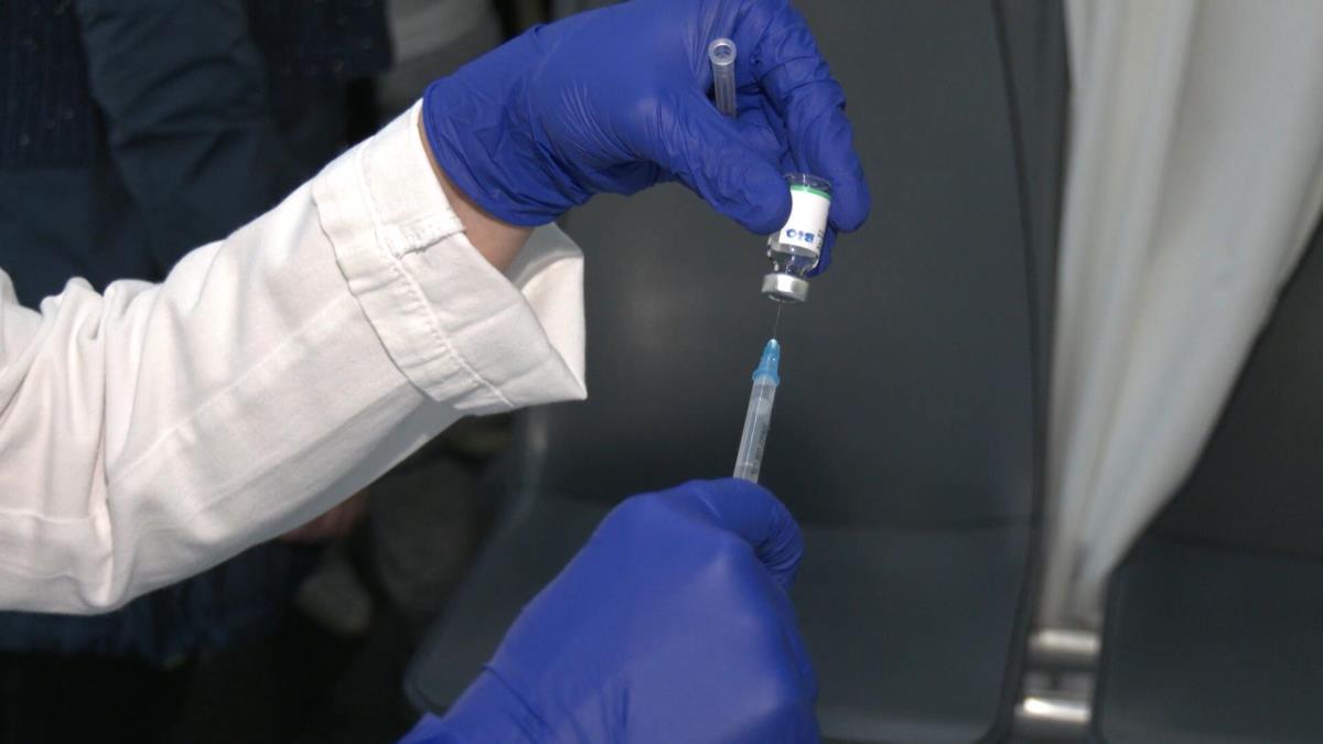 Za decu i trudnice MMR vakcina besplatna, ostali koji žele da se zaštite od morbila moraju da ...