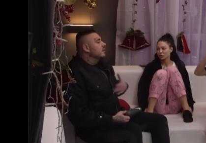 Car opet ponizio Maju, ona oguglala | Kurir