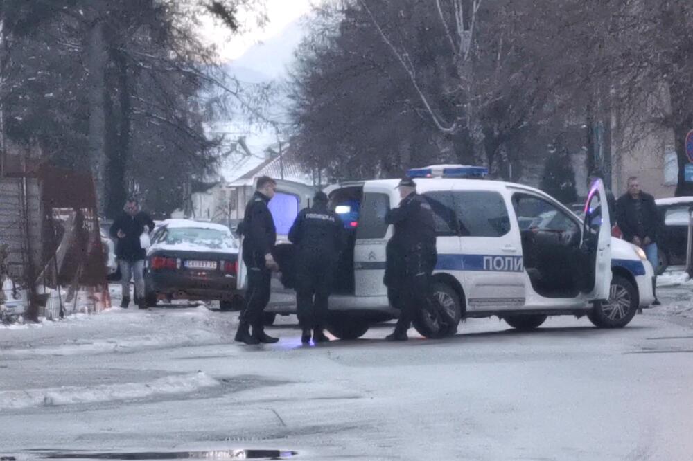 Policija blokirala izlaze iz Rumenke | Kurir