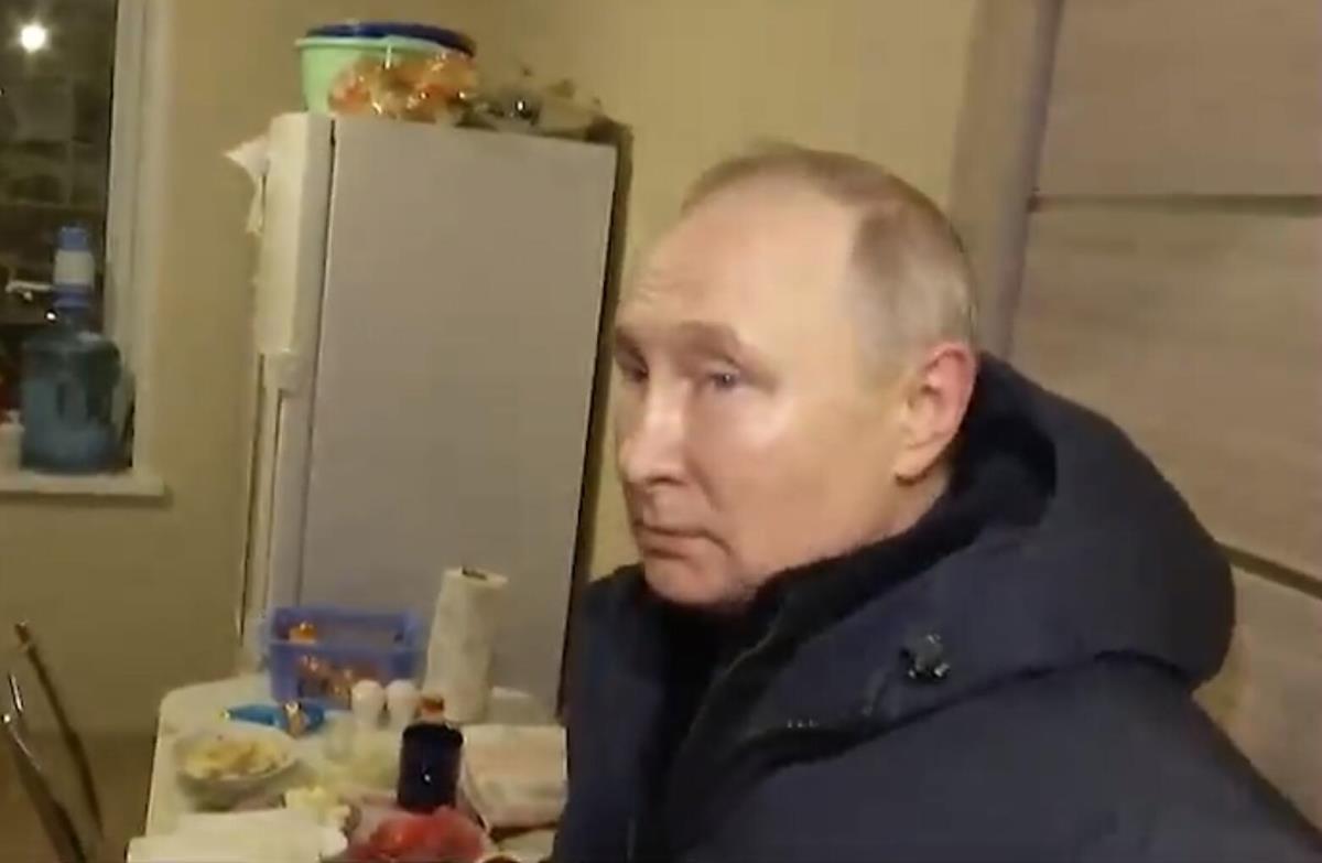 Putin ušao ljudima u stan usred noći, na stolu ga čekala hrana | Kurir