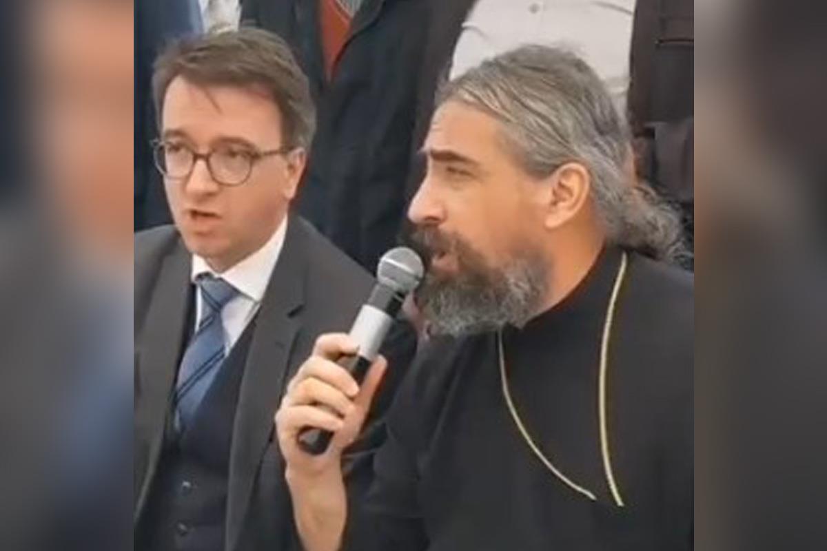 KAD VLADIKA ZAPEVA „KAĆUŠU“: Episkop Metodije sa ruskim ambasadorom ...