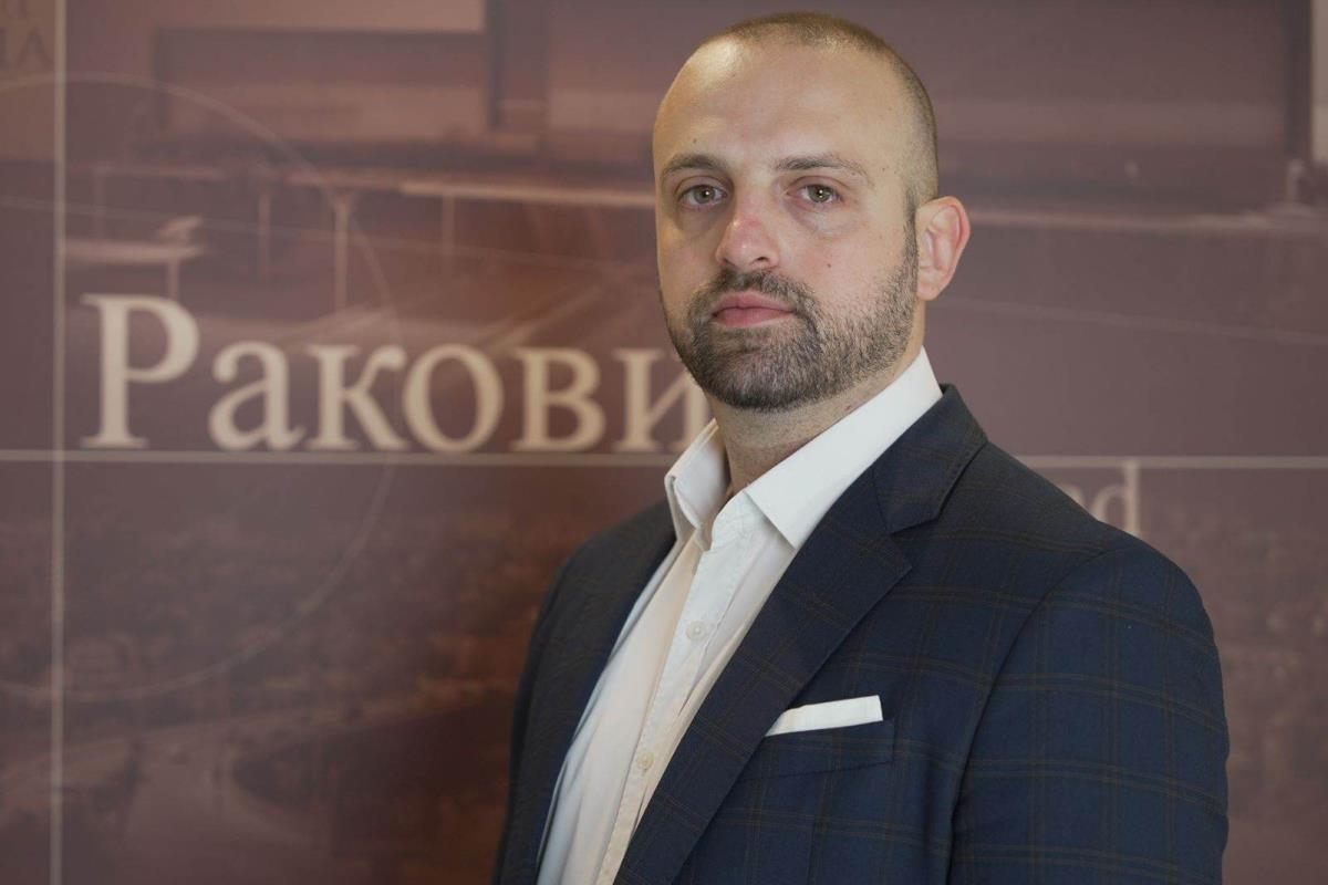 MILOŠ SIMIĆ: Predsednik Vučić predložio rigorozne mere kojima čuva i ...