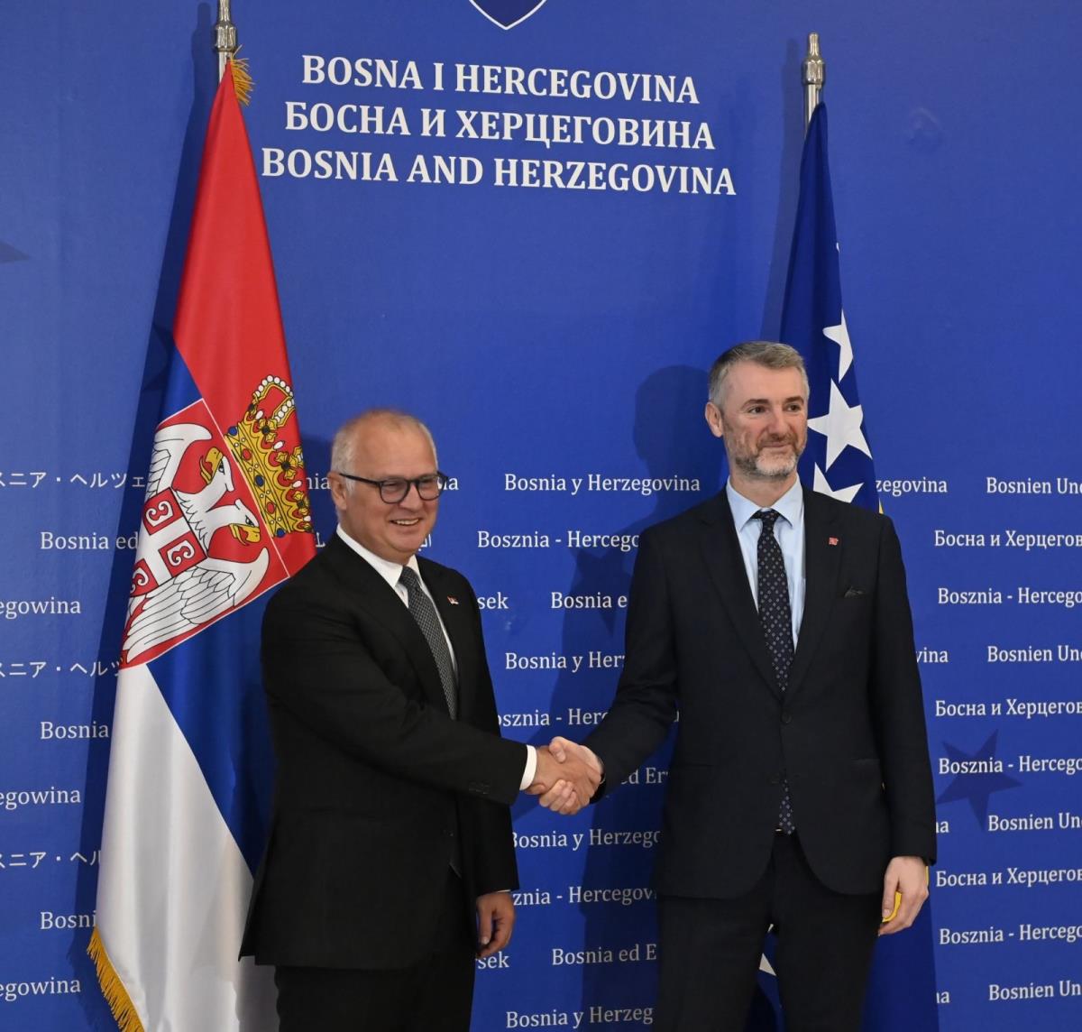 VESIĆ U SARAJEVU: Srbija i BiH će biti povezane sa dva auto-puta i dve ...