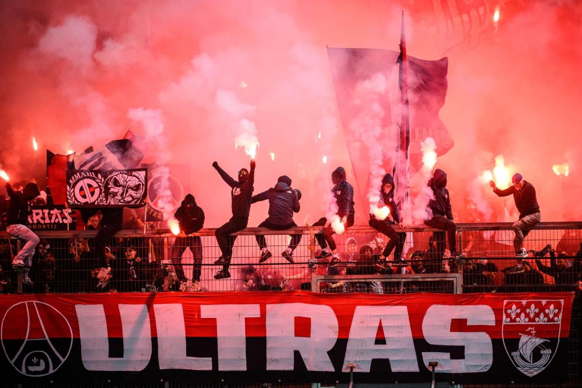 Kako su Srbi stvarali burnu istoriju ultrasa Pari Sen Žermena | Kurir
