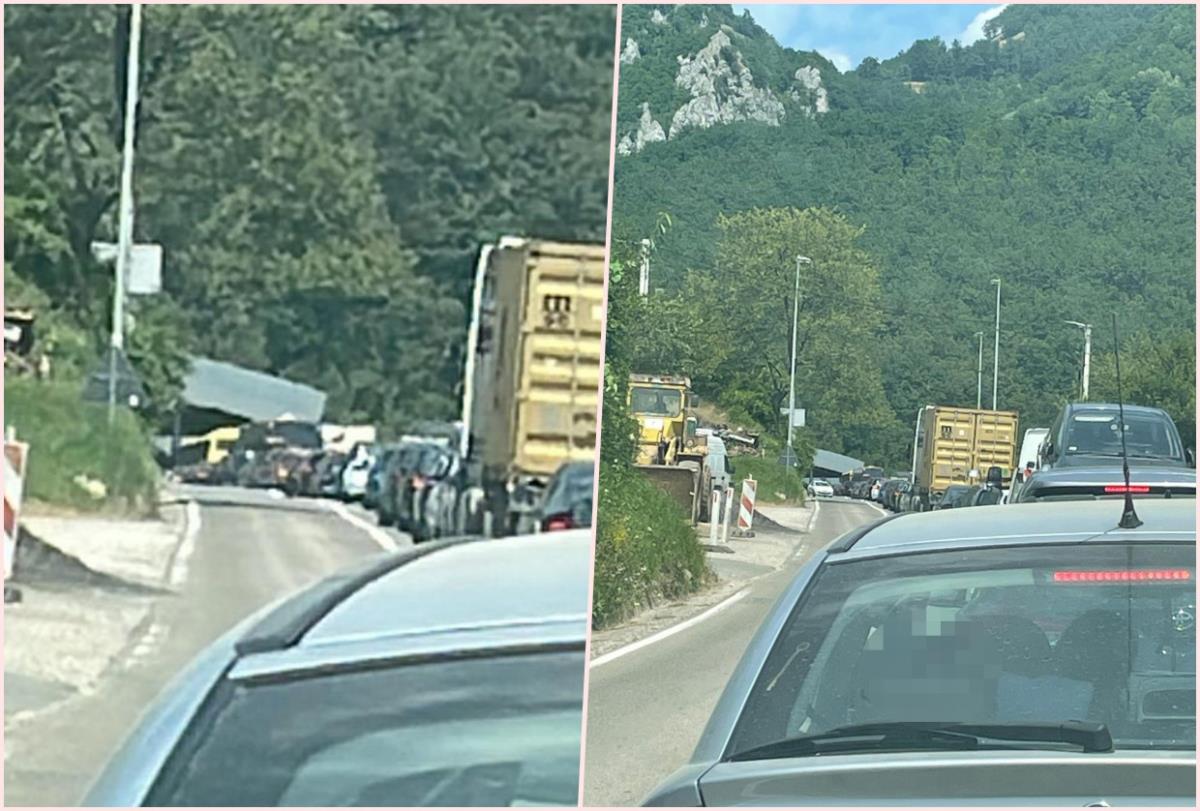 Ogromna gužva na prelazu Dobrakovo u Crnoj Gori | Kurir