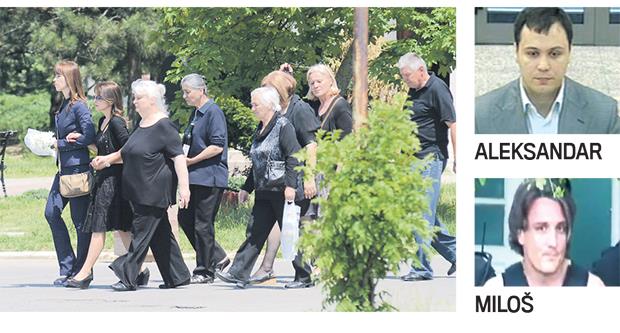 SAHRANJEN OTAC ZEMUNACA: Braća se nisu videla ni posle šest godina! | Kurir