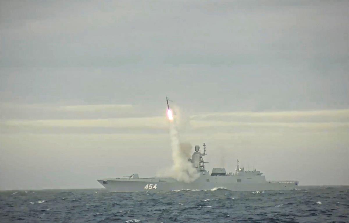 OVE RUSKE RAKETE ULIVAJU STRAH! OPREMA ZA NOVE NUKLEARNE PODMORNICE ...