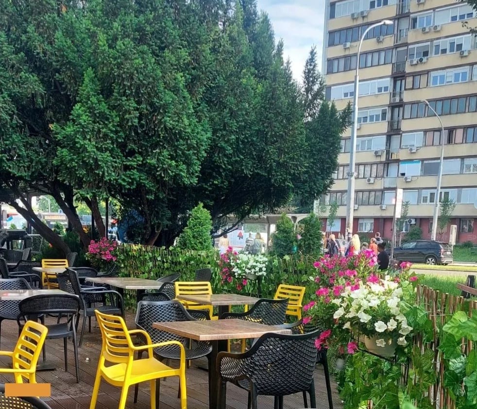 Pevač varao ženu sa radnicom iz trafike pored njihove zgrade | Kurir