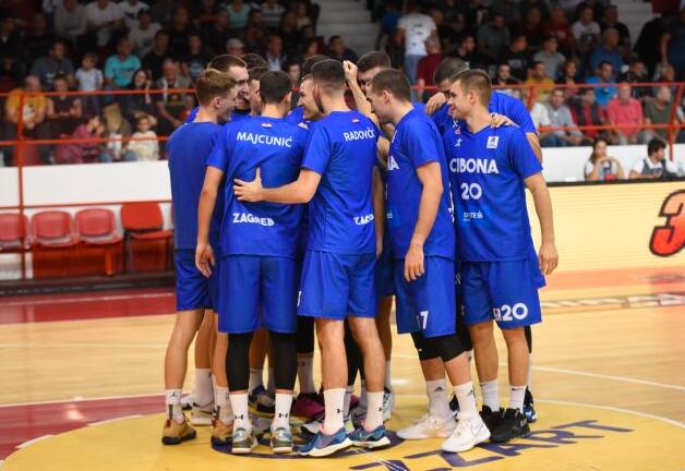 Ne zna se ko pije a ko plaća u Ciboni | Kurir