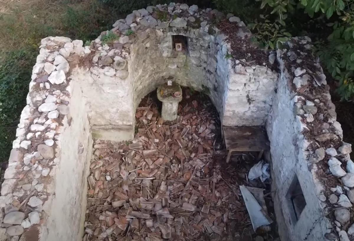 Mladići iz Pirota obnavljaju crkvu | Kurir