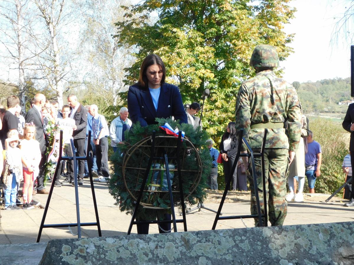 NIKAD VIŠE NOVI DRAGINAC: Održan komemorativni skup u Loznici (FOTO ...
