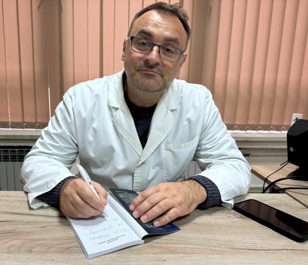 STOMATOLOG I KNJIŽEVNIK NENAD MARIĆ IZ VRANJA: "Život je nepresušna ...