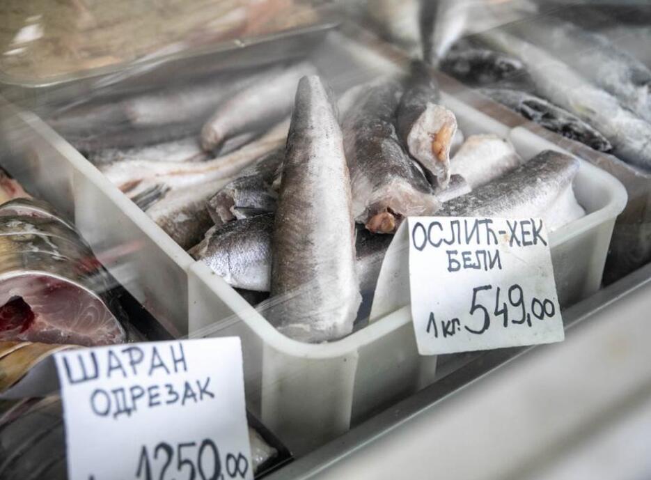 "DA NIJE RUSA, TEŠKO NAMA": Cenama ribe nezadovoljni i kupci i prodavci ...