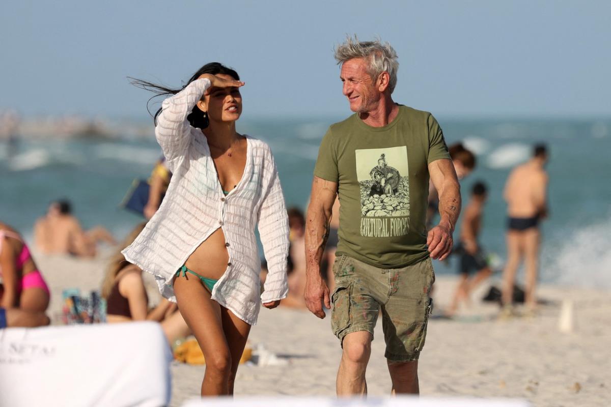 Ko je nova devojka Šona Pena | Kurir