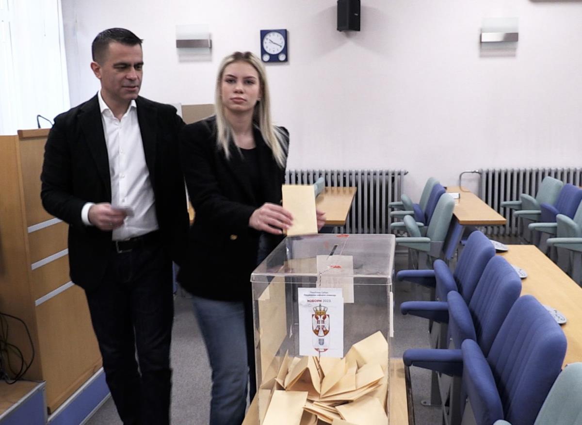 Đorđe Milićević obavio svoju građansku dužnost | Kurir Đorđe Milićević obavio svoju građansku dužnost | Kurir