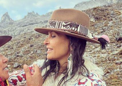 ŠTA TO SLAVI SAD ELENA KARAMAN? Izvela MISTIČNI RITUAL: Točak godine se ...